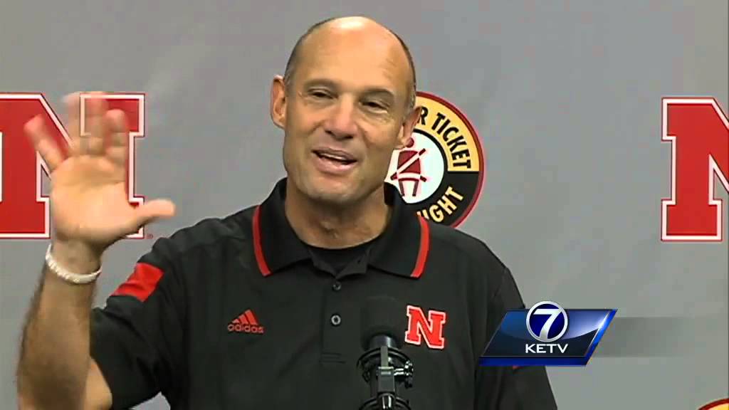 Mike Riley speaks to the media at Monday's press conference - YouTube