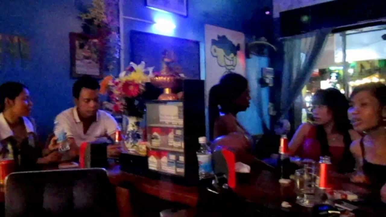 Mikey's Night Bar, Siem Reap - YouTube