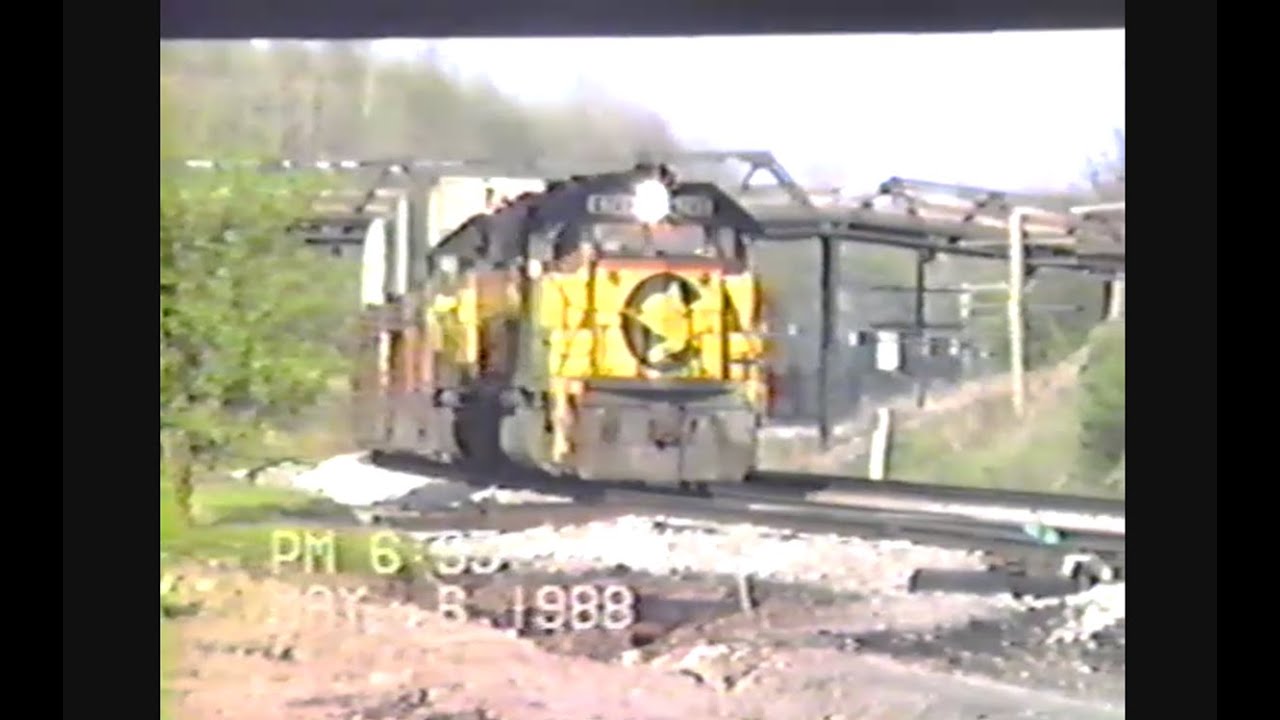 May 06, 1988 - Early CSX trains in Ravenna, OH - YouTube