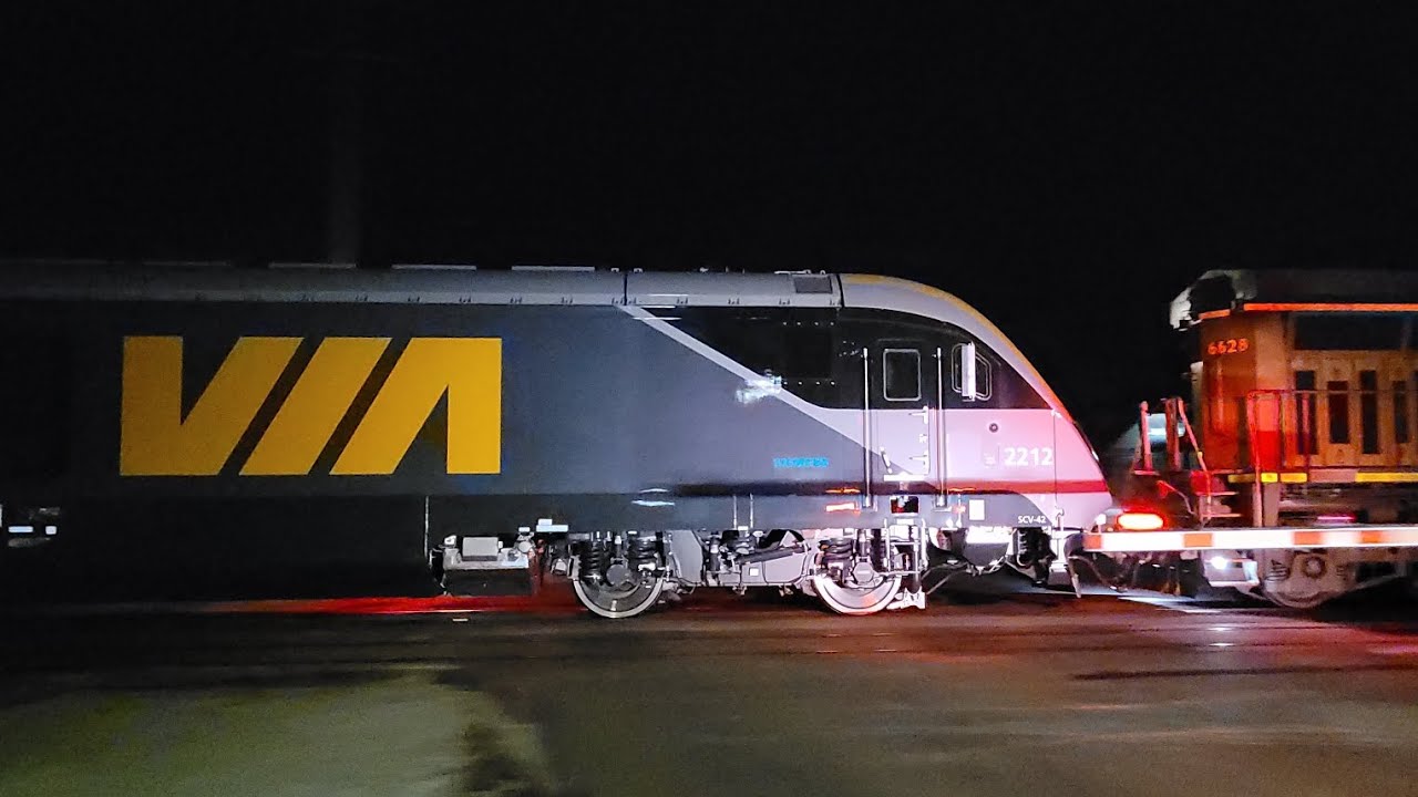 (Nice Driver/Union Pacific!/New VIA SCV-42 Siemens Fleet!!) CN P276 ...