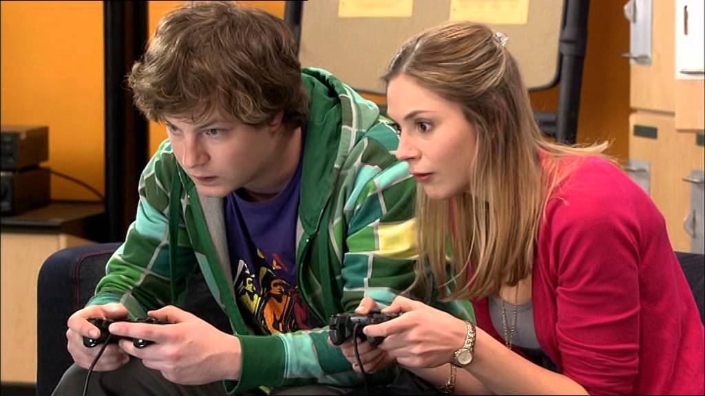 Seriale pentru adolescenţi pe Megamax! - YouTube