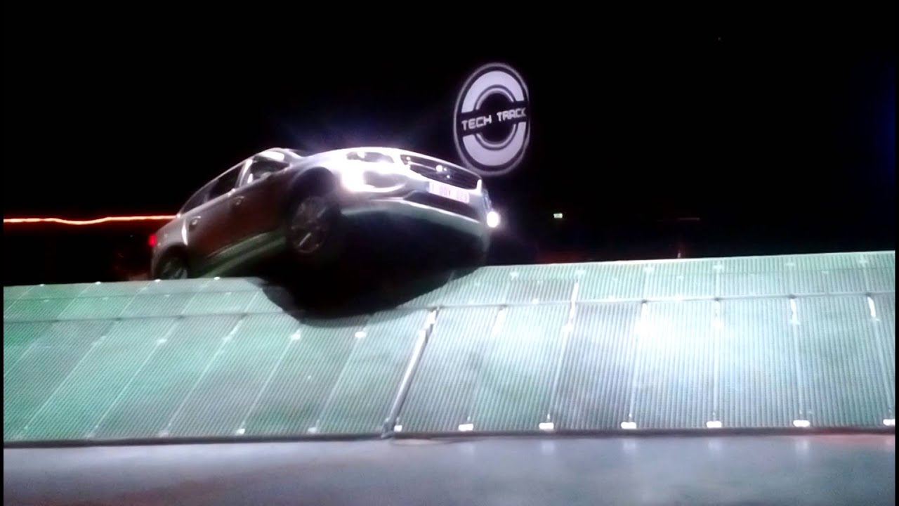 2016 Volvo XC60 Off-Road Test Track @ Brussels MotorShow - YouTube