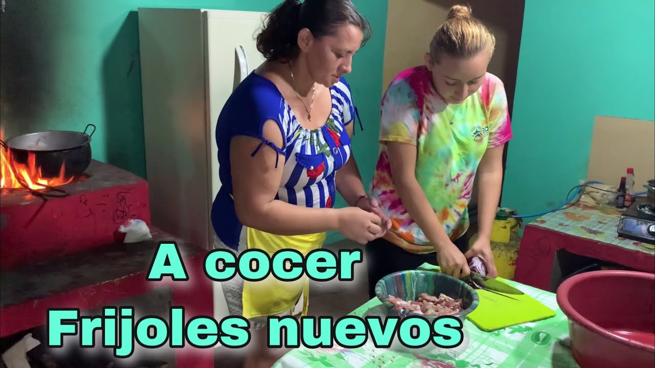 Nos dimos gusto comiendo frijoles nuevos con carne que Preparó Betty y ...