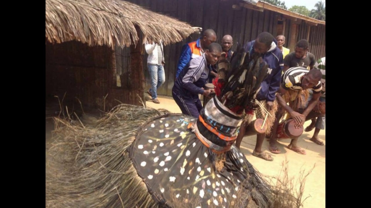 Danse traditionnelle du Gabon - YouTube