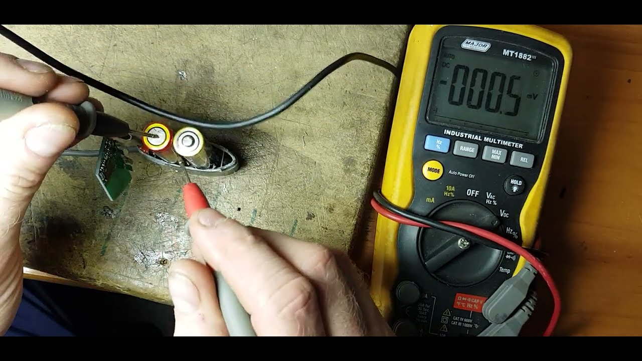 Powerpal battery replacement 2/6 - YouTube