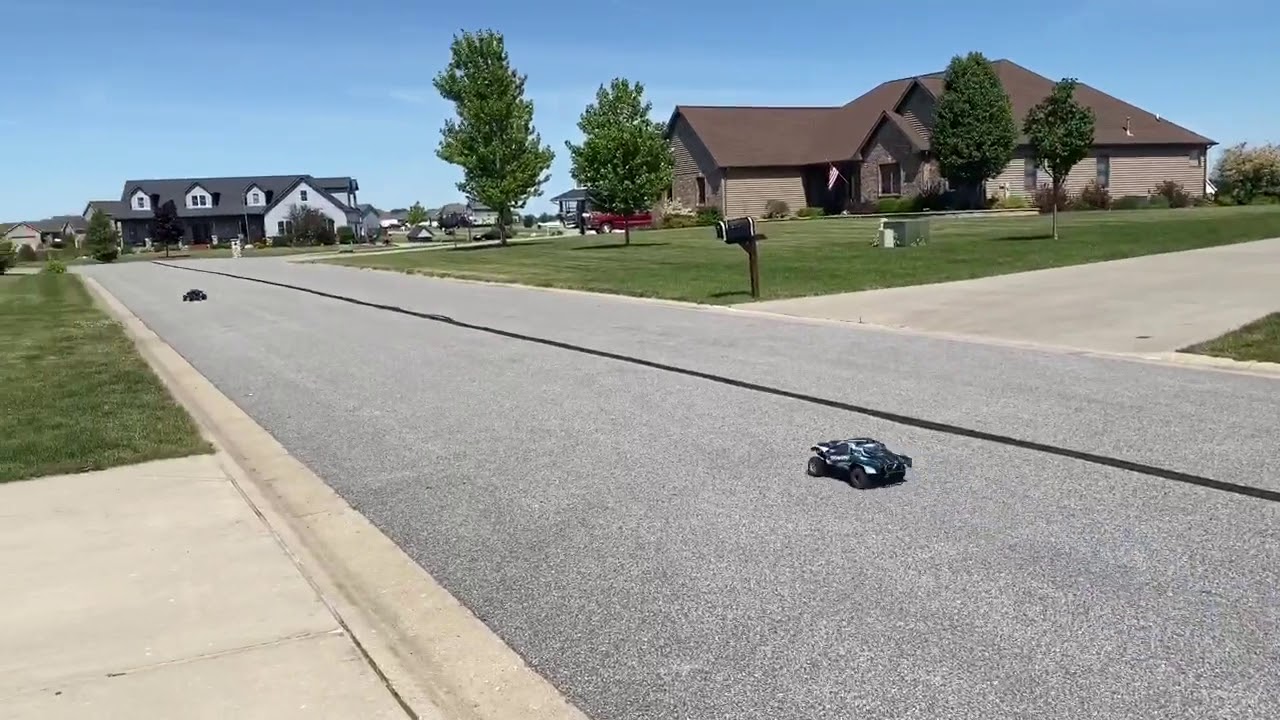 Drag racing and jumping - YouTube
