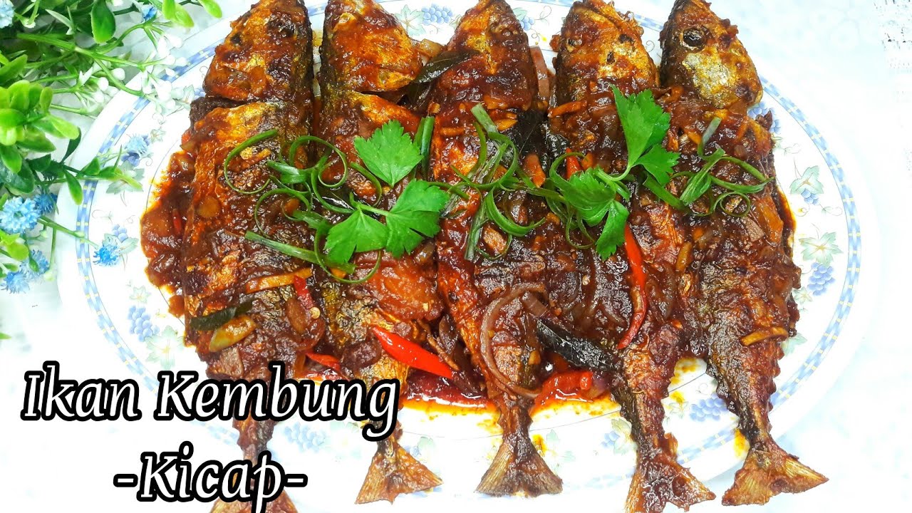 Spicy Ginger and Garlic Fried Fish in Soy Sauce / Ikan Kembung Masak ...