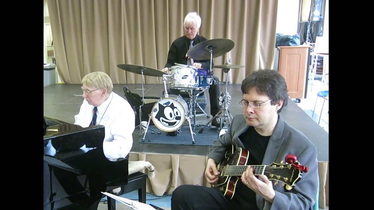 Best jazz guitar - East Of The Sun - Reg Schwager with the George ...