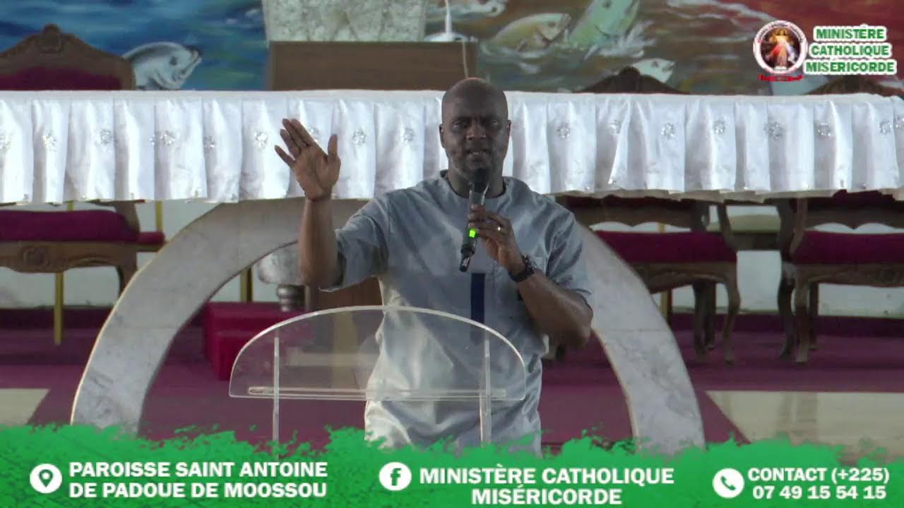 Diffusion en direct de Berger Elysée Dossa en prière - YouTube