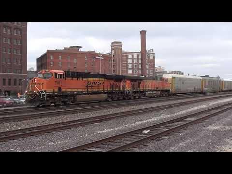 BNSF #7961 Leads WB Autoracks. Kansas City, MO 11/12/22 - YouTube
