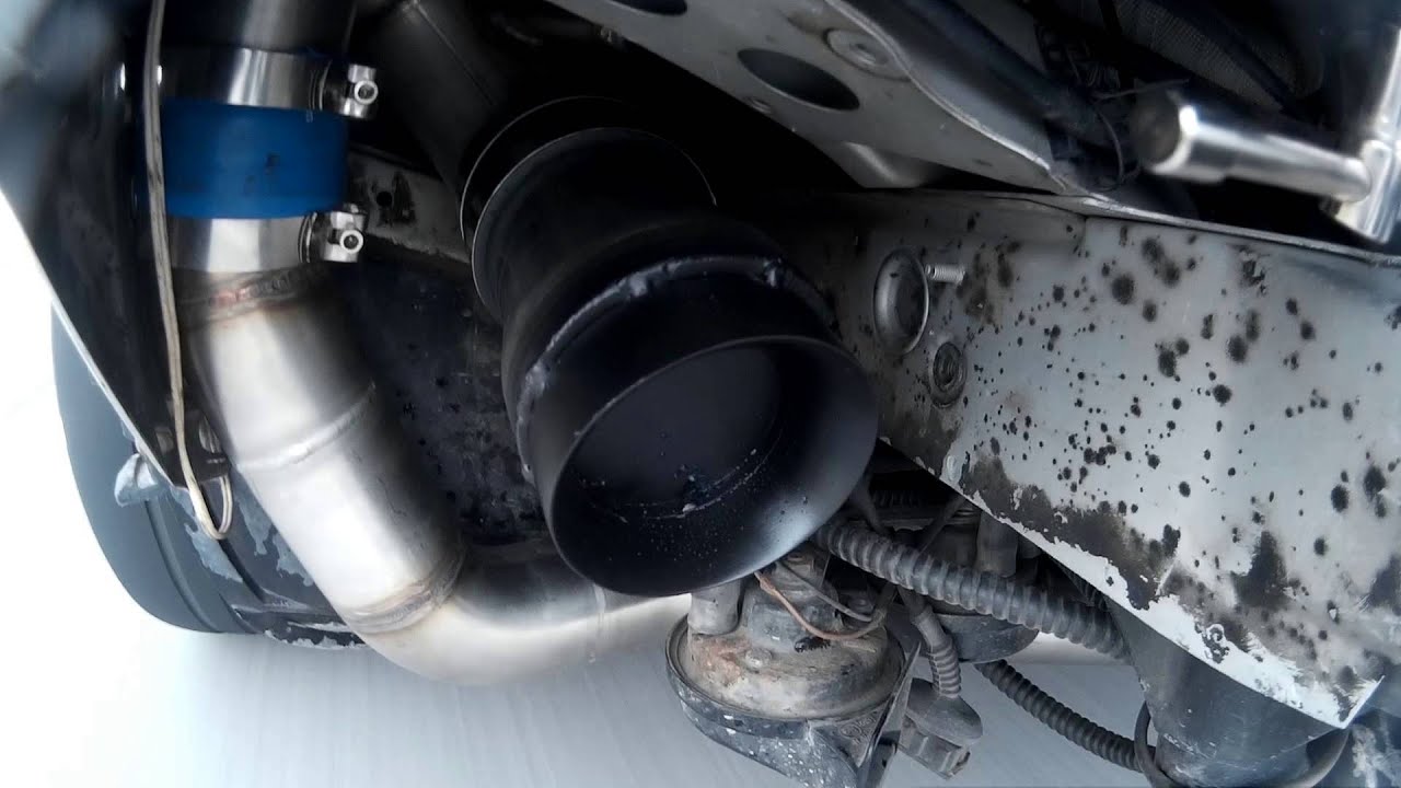 Audi UrS4 twincharged one-way valve action - YouTube