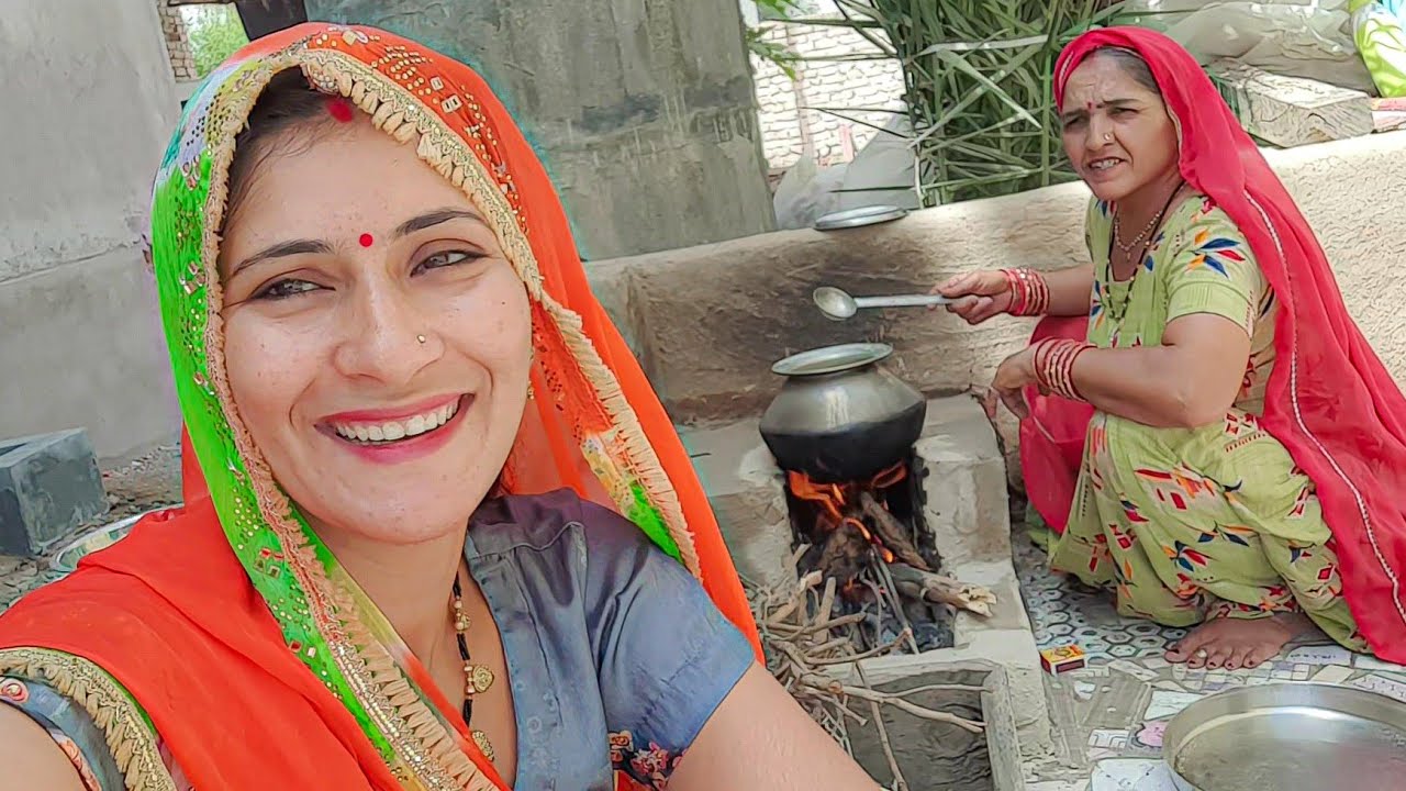 [562] Meri Sasu ma kaya paka rahi h ?!😍 special Traditional Gaon ka ...