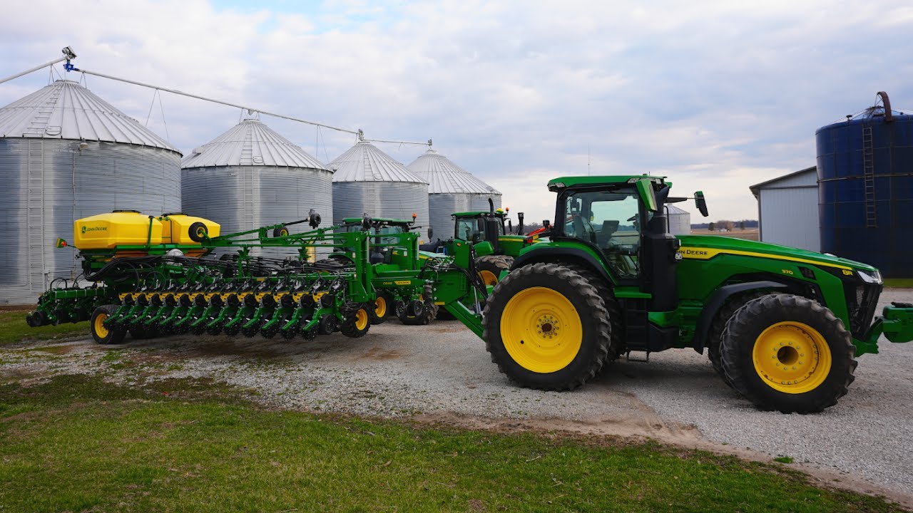 Farmer Explains John Deere's Dominance In The Farm Equipment Market ...