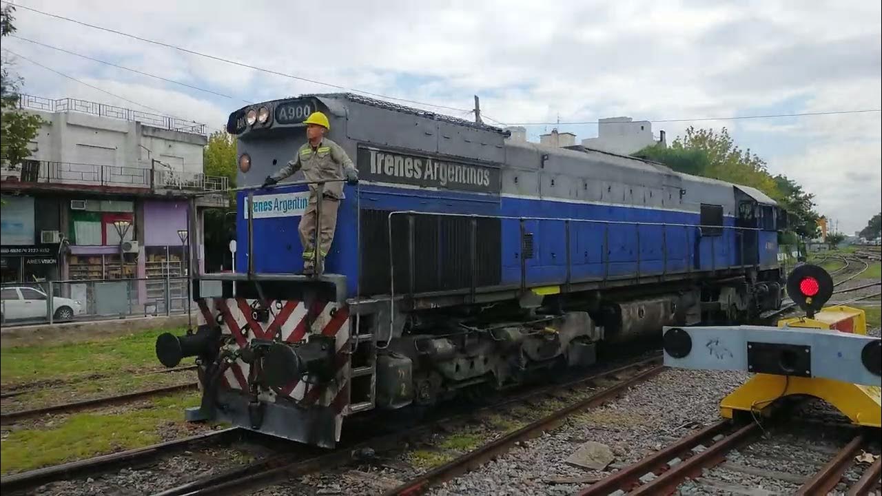 Locomotora EMD GT22CW A900 maniobrando en Haedo para volver a acoplar a 3 Materfer rumbo a ...