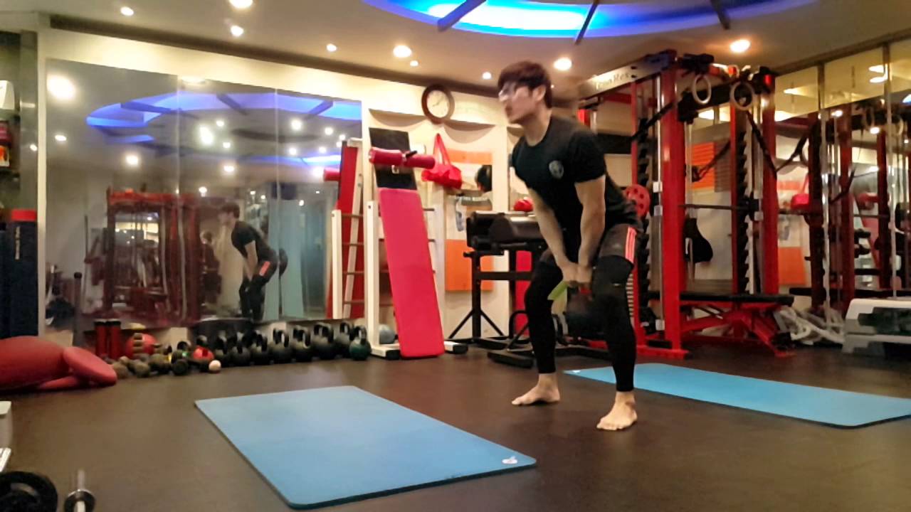 32kg 케틀벨 투암스윙!! - YouTube