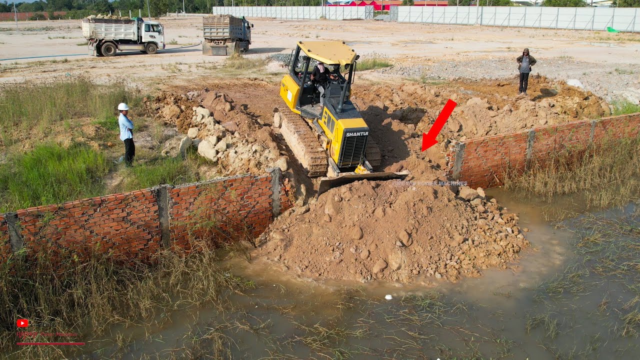 Incredible Unparalleled Strength Shantui Dozer New Working Soiled In ...