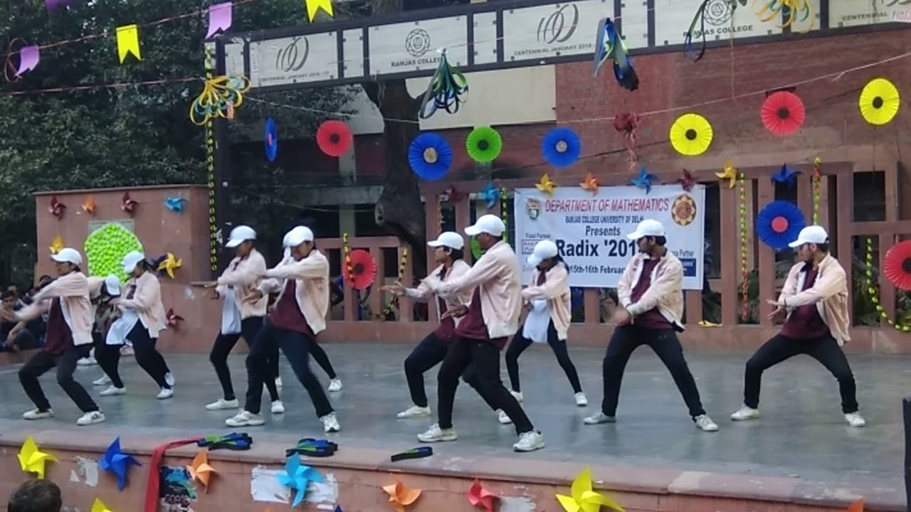 Awesome dance performance by KMC in Ramjas college, DU. - YouTube