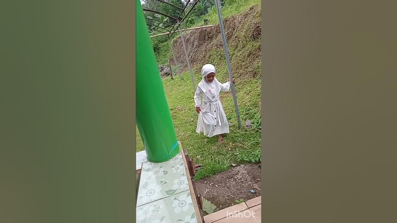 Sambil nunggu antrian mengaji main main dulu - YouTube
