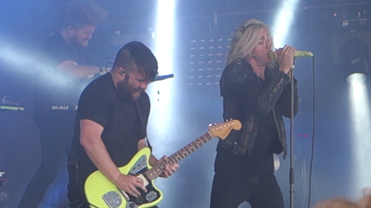 Underoath - Rapture (Live @ Download Festival Paris 2018) - YouTube