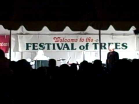 Lighting Of The Christmas Tree In Esther Short Park - YouTube