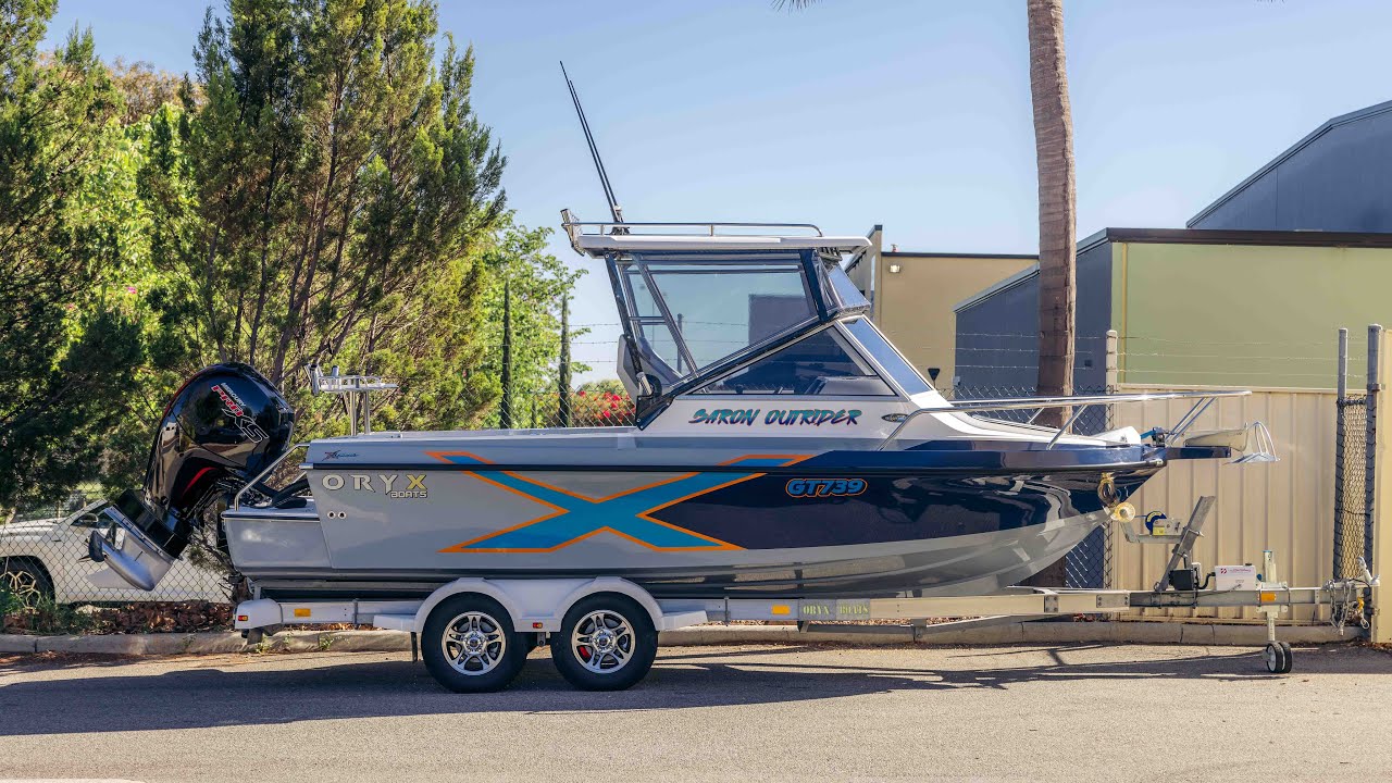 Baron Outrider Hardtop Build Details | X-Series by Oryx Boats - YouTube