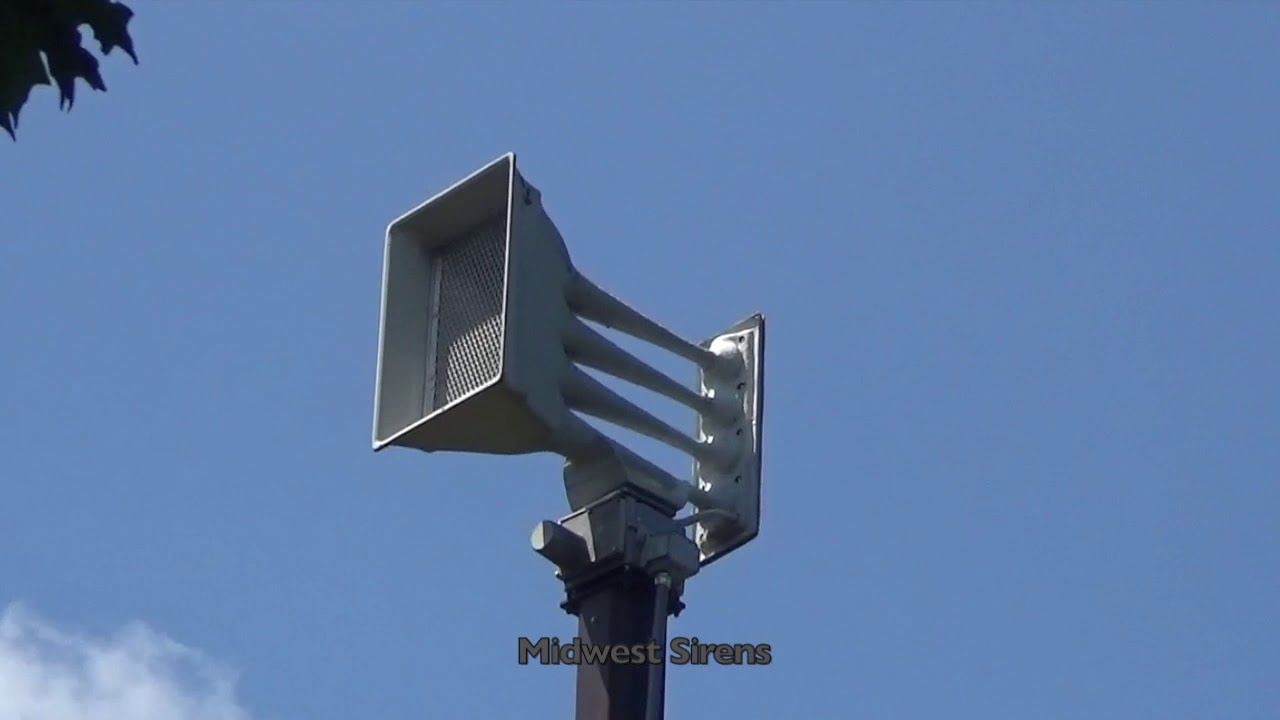 Whelen 4004 Weekly Siren Test, Wail/Attack, Moorland, IA - YouTube
