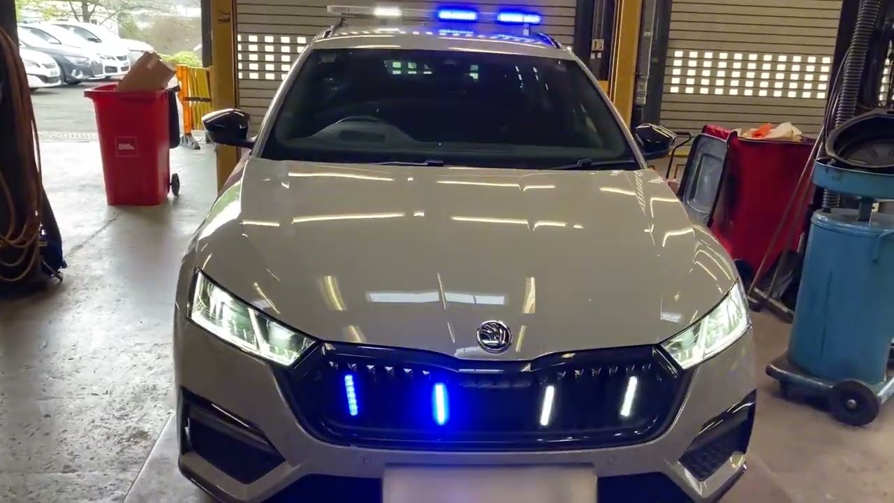 Gwent Police - Skoda Octavia Vehicle Conversion - YouTube