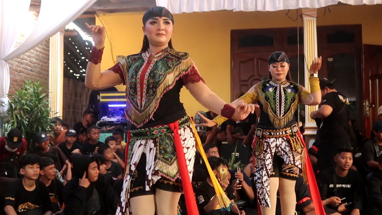 JOGET SRAMPAT JARANAN PONOROGO PENAK BANGET BIKIN KAGUM - YouTube