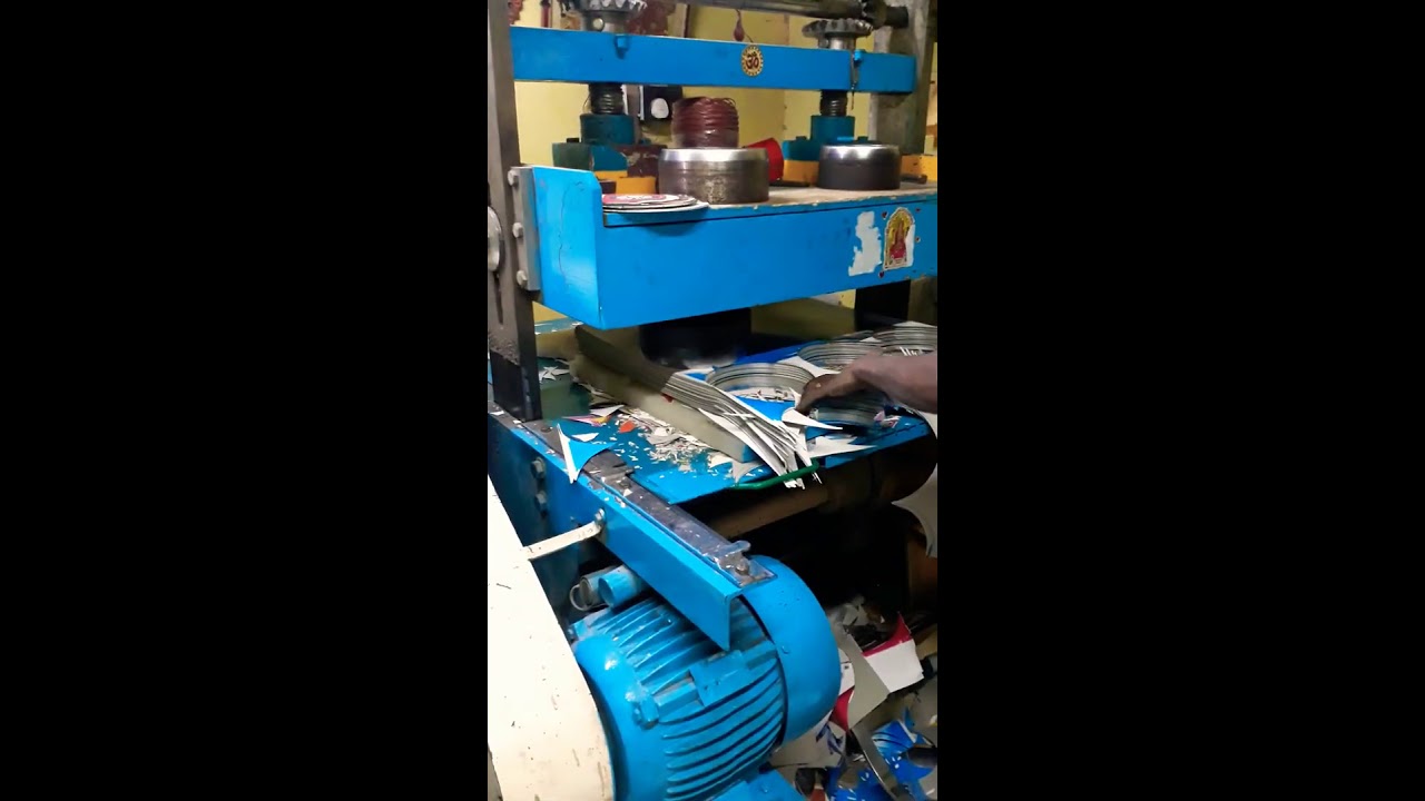 Paper plate Circles Cutting machine ... - YouTube