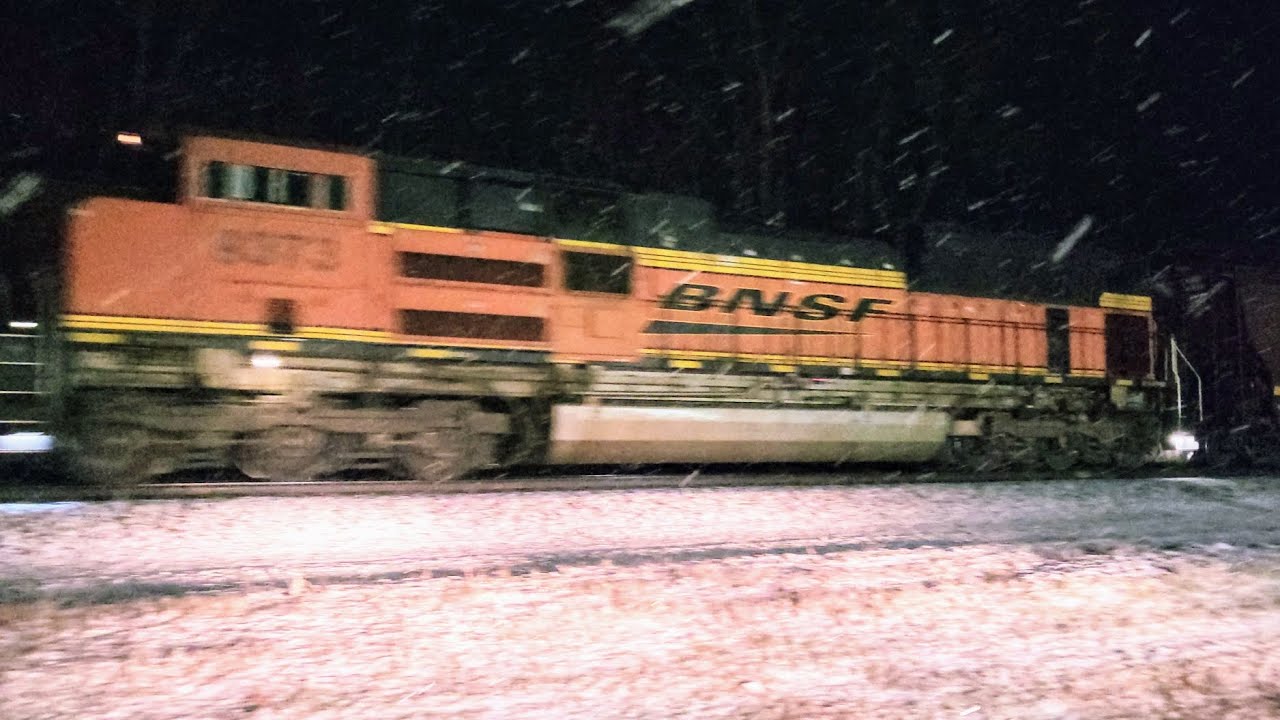 BNSF SD70ACe #9373 as Rear DPU on CSX Grain G107 in Unionville Ohio in March 2024 - YouTube