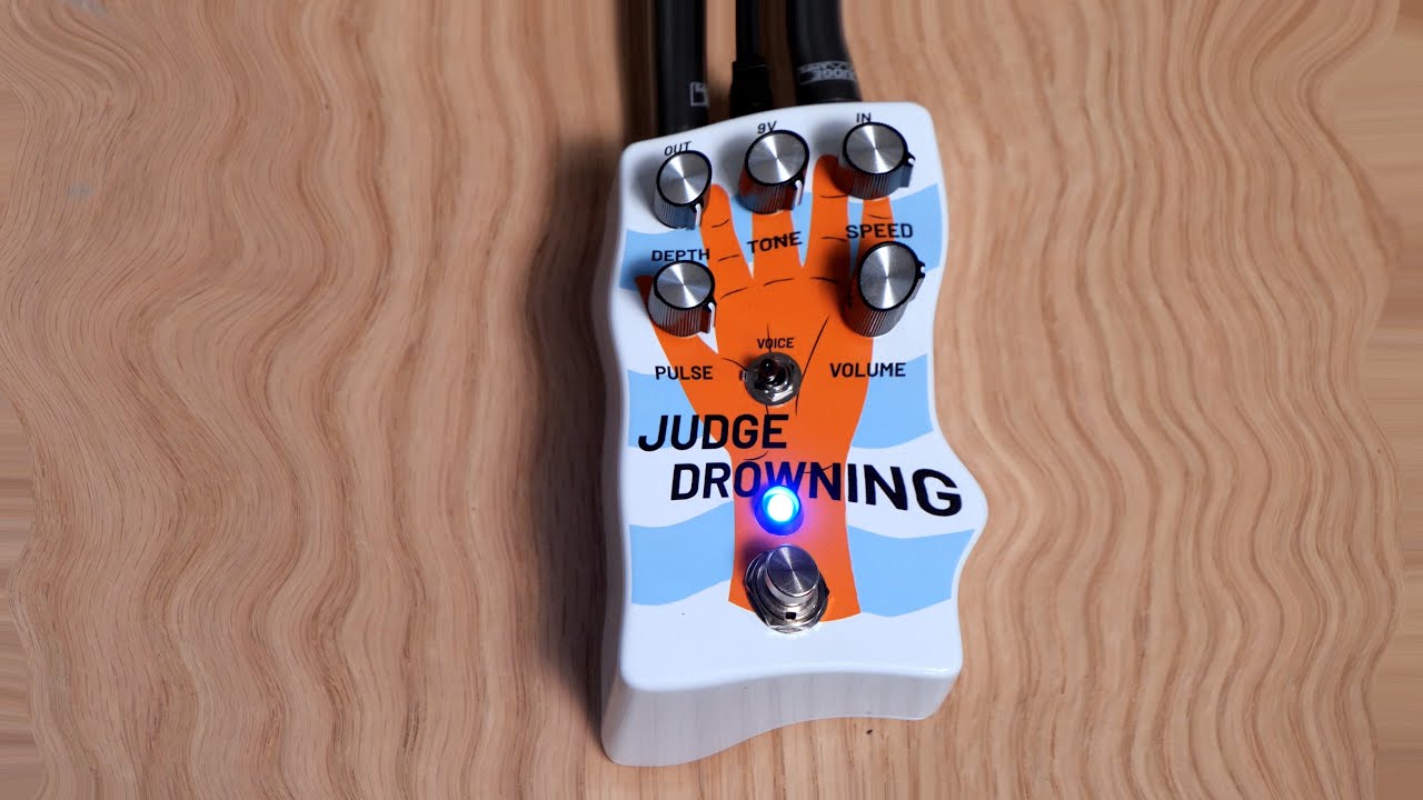 JUDGE Drowning Pedal - Boosted Vibrato - 2 voices - Pew Pew demos - YouTube
