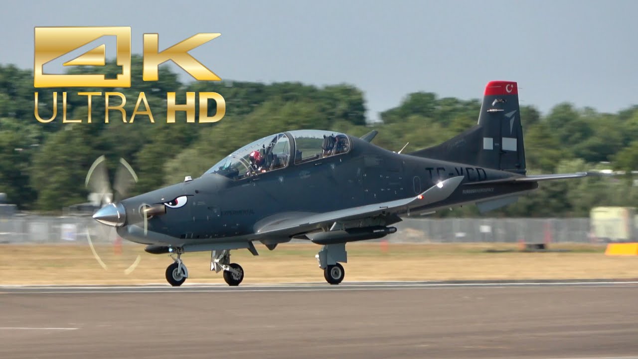 (4K) TAI Hurkus C2 Turkish Aerospace Industries flying display ...