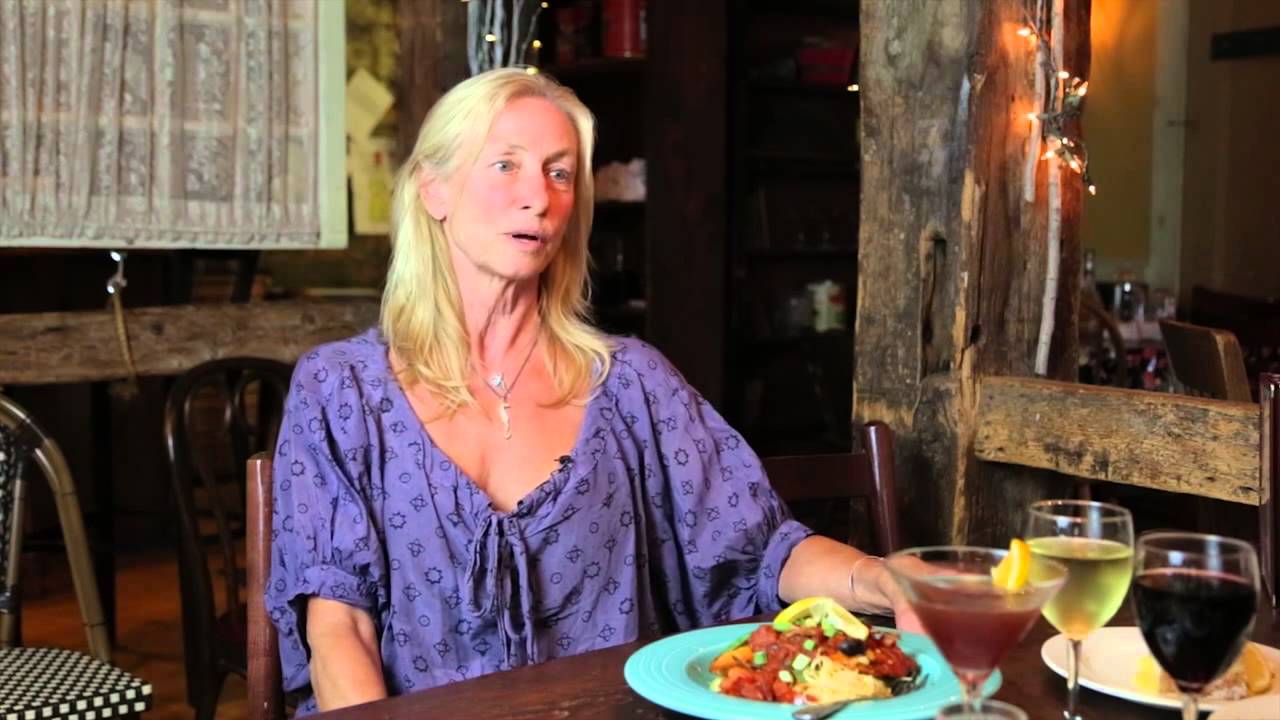 Italian Farmhouse - YouTube