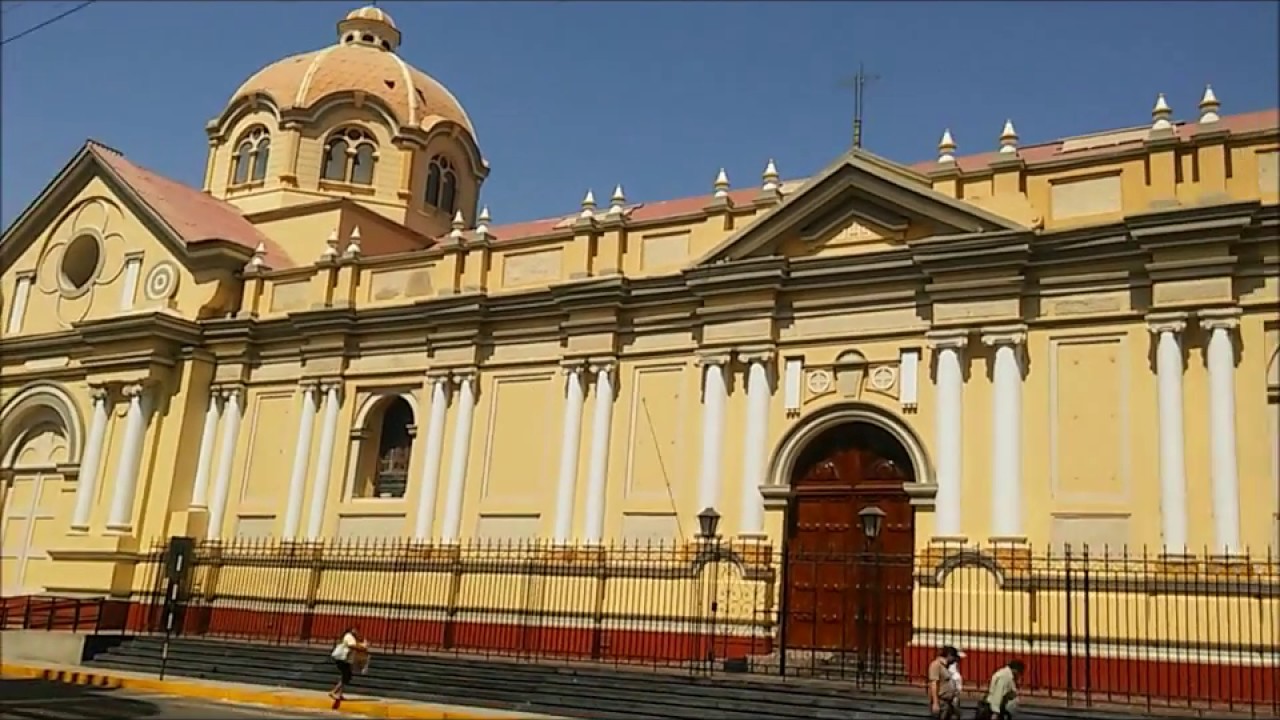 Calles de Piura: Ovalo Grau - YouTube