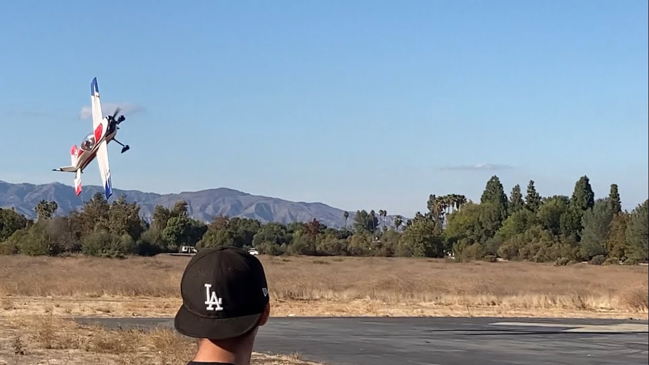 13 year old pilot flying giant Extra 300 like a pro!! Unbelievable ...