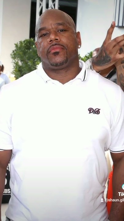 Wack 100 Argues With AJ About Pressing Future In Airport #wack100 #djakademiks #future - YouTube