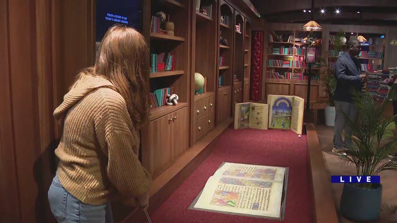 Puttery Chicago with mini golfing and more - YouTube