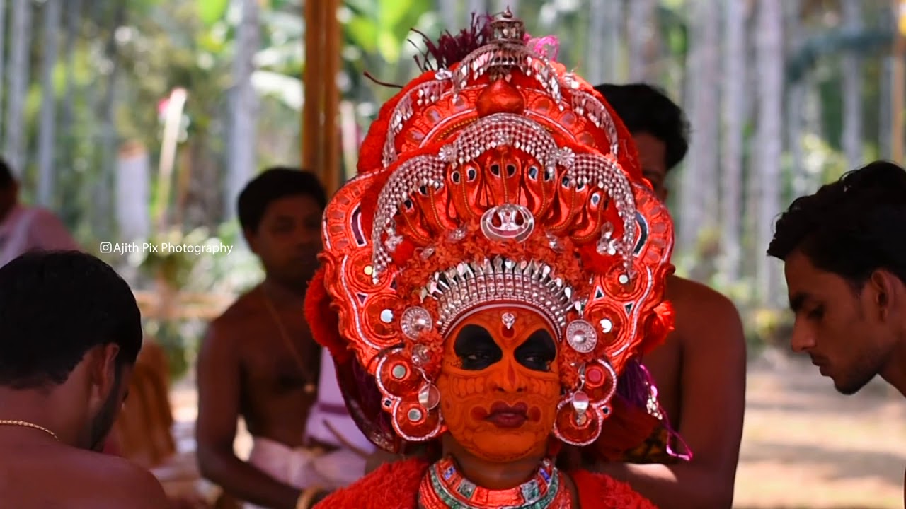 Vishnumoorthi Theyyam - YouTube