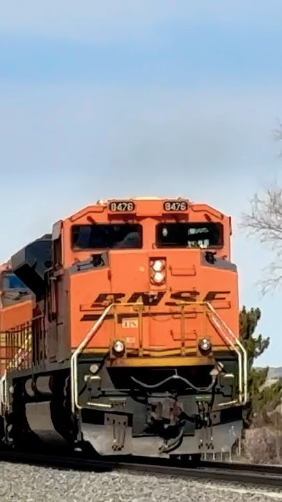 Rear power unit on Q-ALTPTL of BNSF 6366 #shorts - YouTube