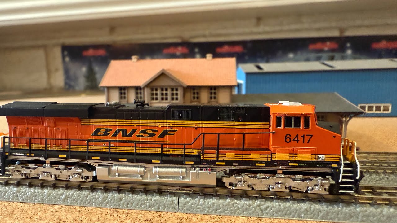 AZL 62402-8 BNSF ES44AC Locomotive 6417 Test Run at z.scale.hobo 03.22. ...