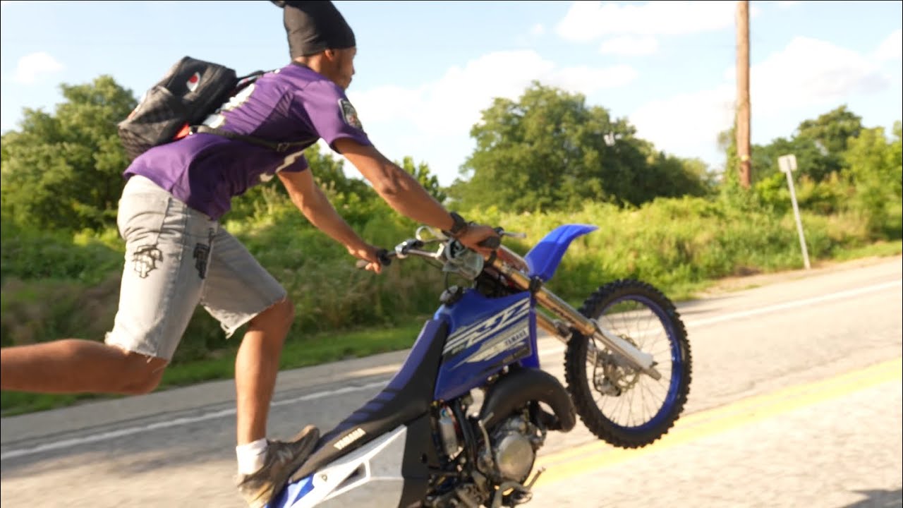 Superman Yamaha Yz85 Wheelie - YouTube