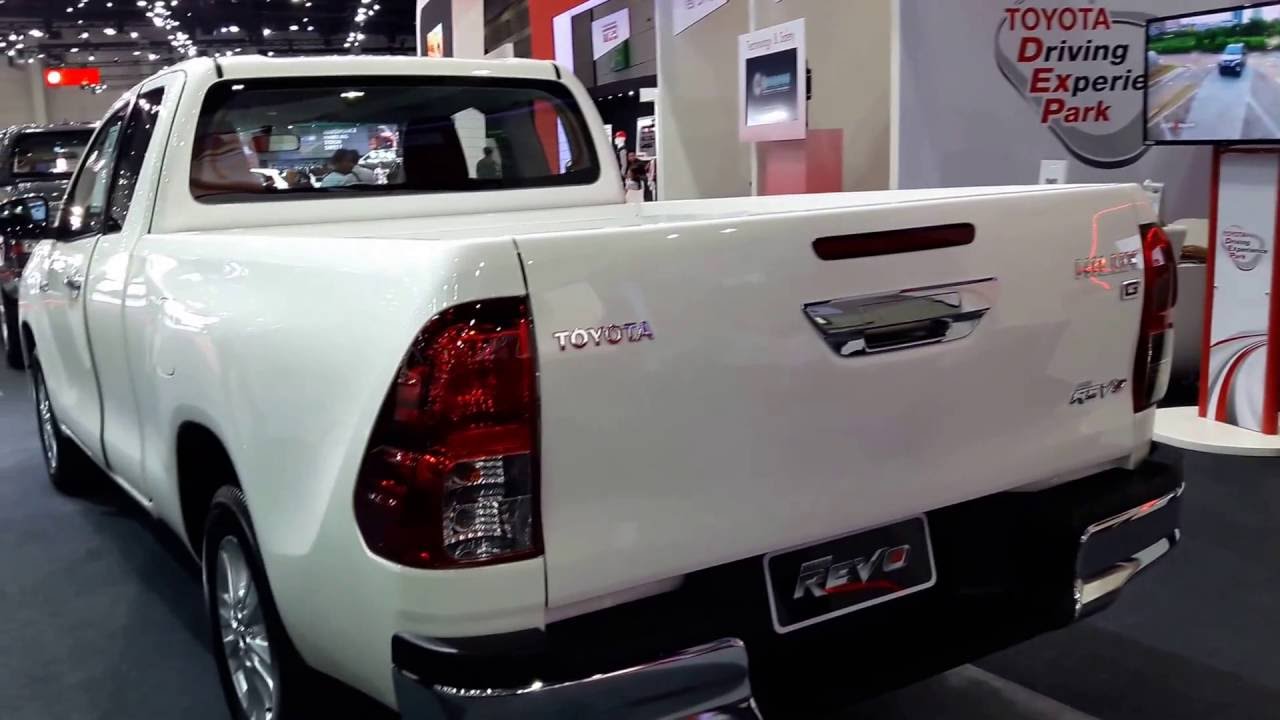 TOYOTA Revo C-Cab 4x2 2.4 G M/T - YouTube