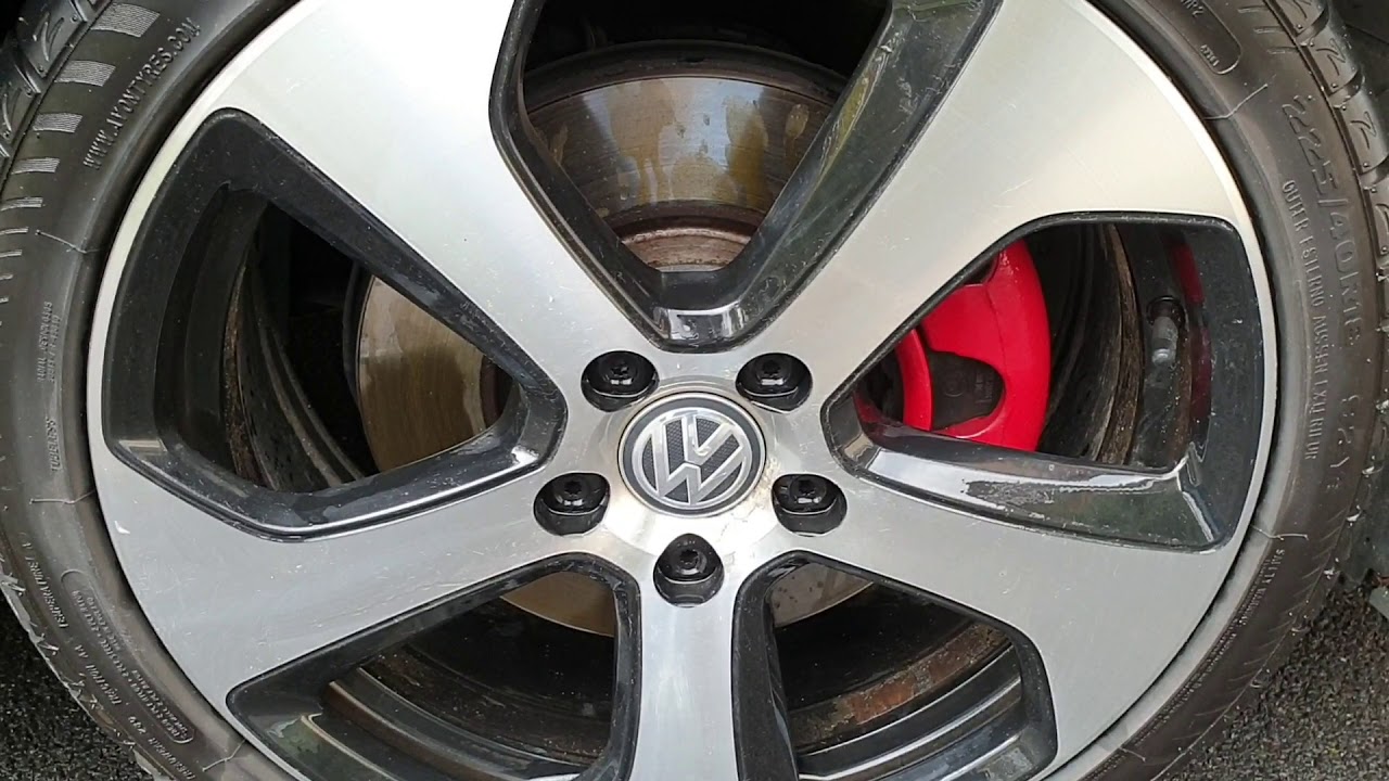 VW Golf GTI diamond cut wheels versus powerdcoated wheels - YouTube