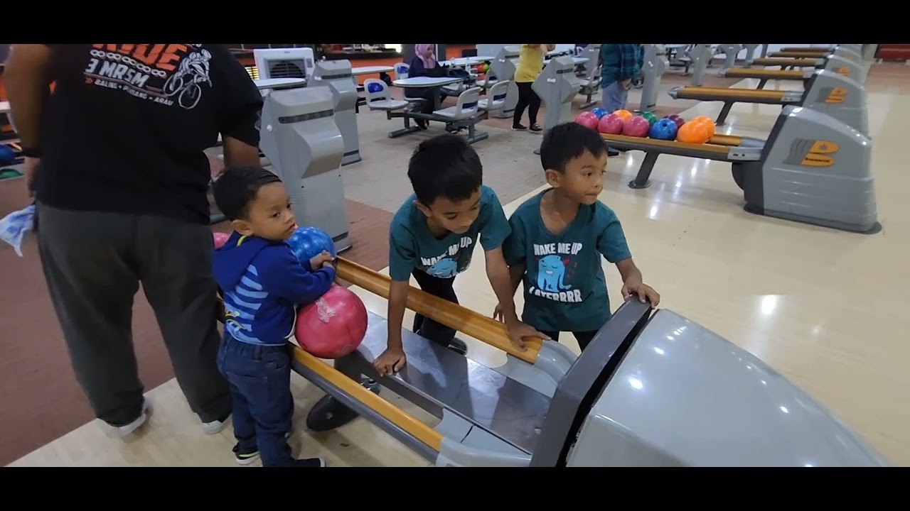 The heroes main bowling @ Jitra Mall - YouTube