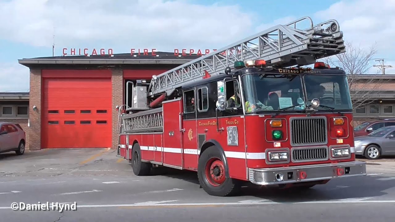 Chicago Fire Dept Truck 54 (Spare 1996 Seagrave) Responding - YouTube