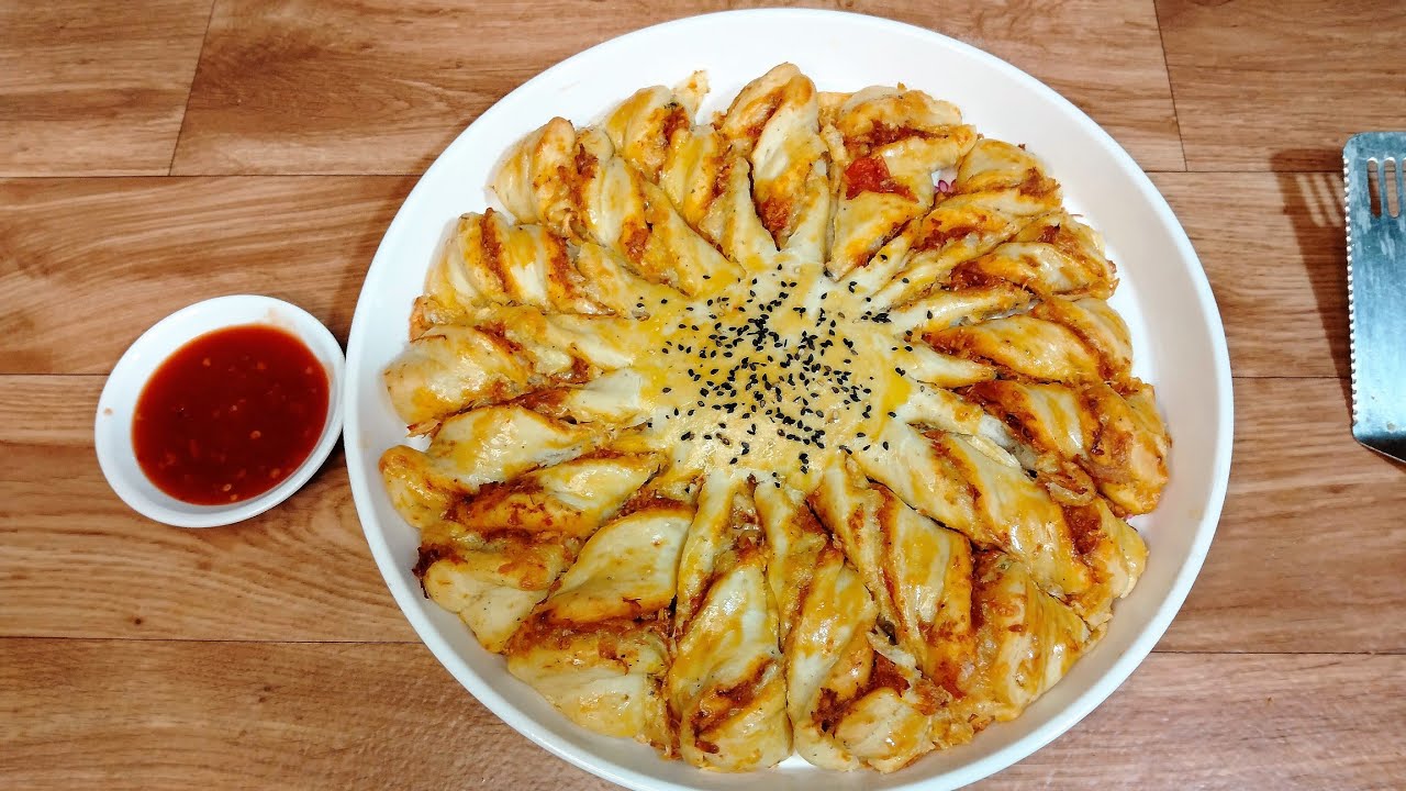 Best Homemade Sunflower Pizza you'll ever eat | By FATIMIYAH KITCHEN ...