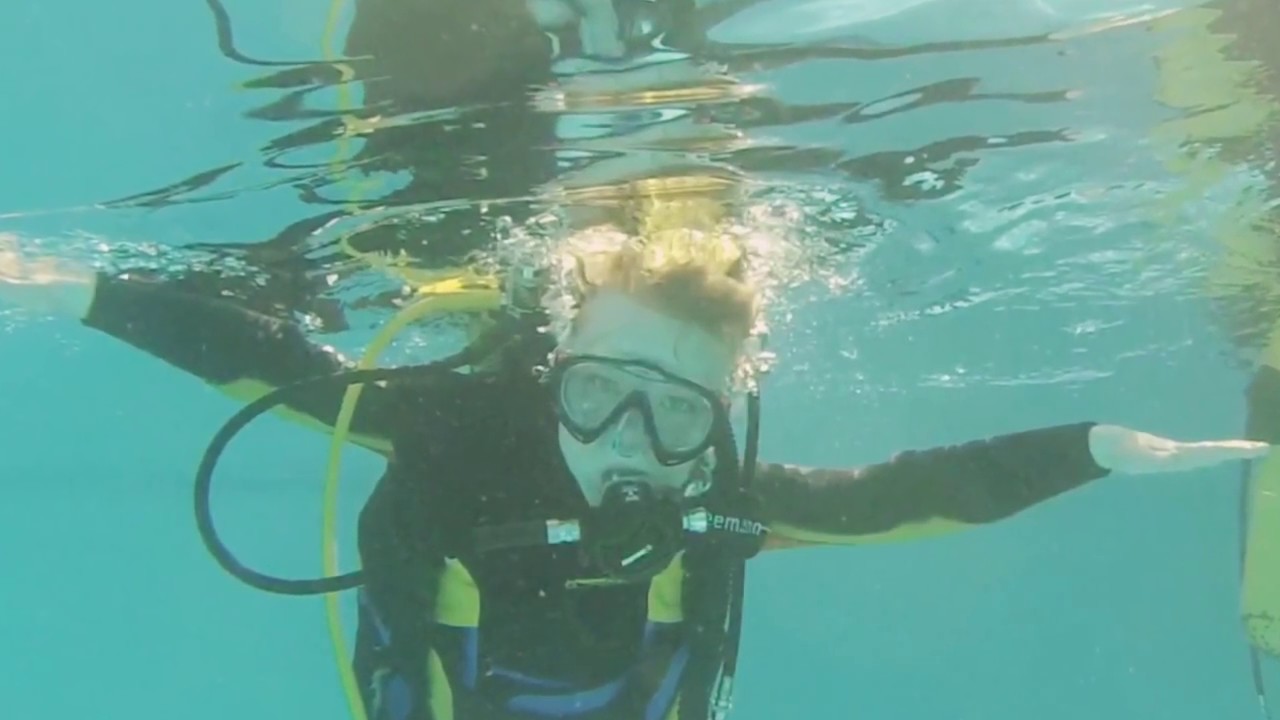 Simon dykker - Diving PADI Bubblemaker - YouTube
