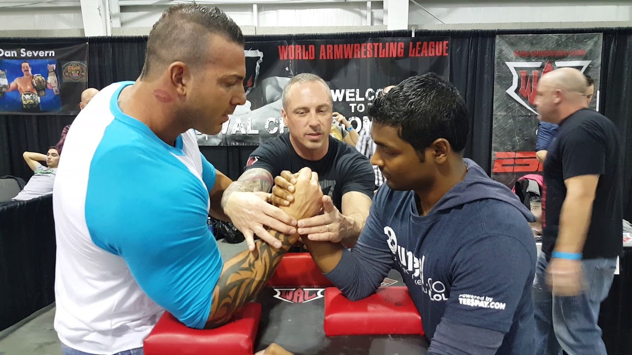 140lbs amature spectator beats 275lbs pro armwrestler Mike Ayello - YouTube