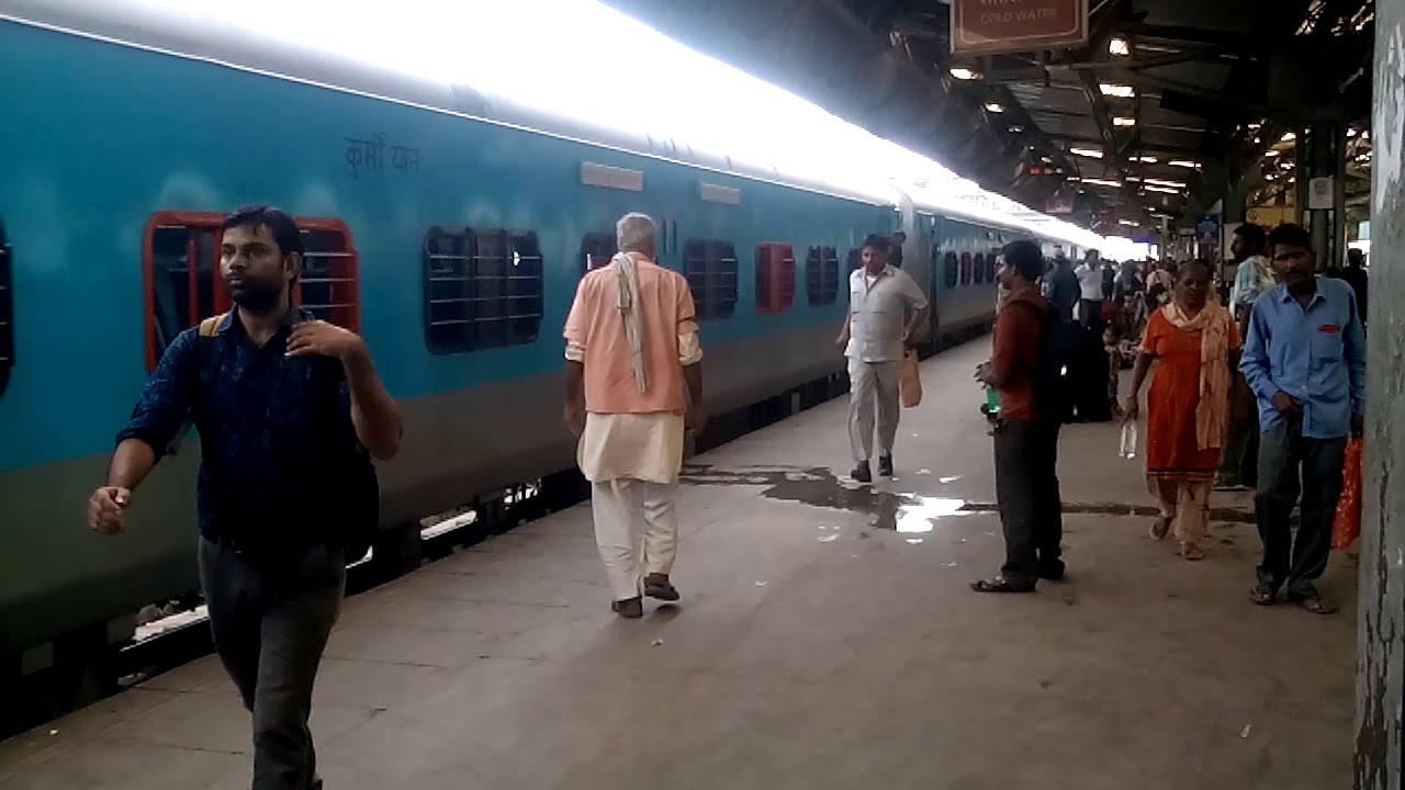 12459/New Delhi - Amritsar InterCity Express Arrival New Delhi - YouTube