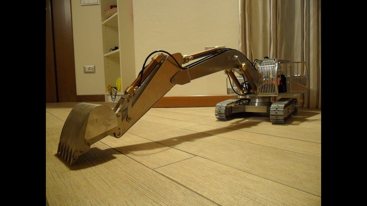 Magom HRC 1:14 excavator - YouTube
